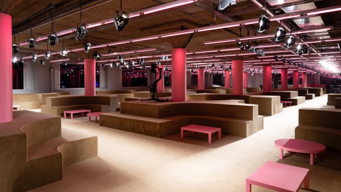“Parlour”: Spazio Sfilata Prada Resort 2020 - AMO