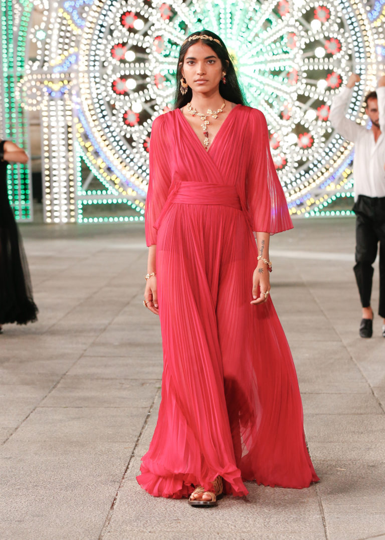 Dior Cruise 2021: tutti i look della sfilata a Lecce | Fashionpress.it