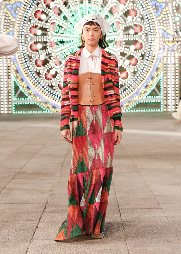 Dior Cruise 2021: tutti i look della sfilata a Lecce | Fashionpress.it