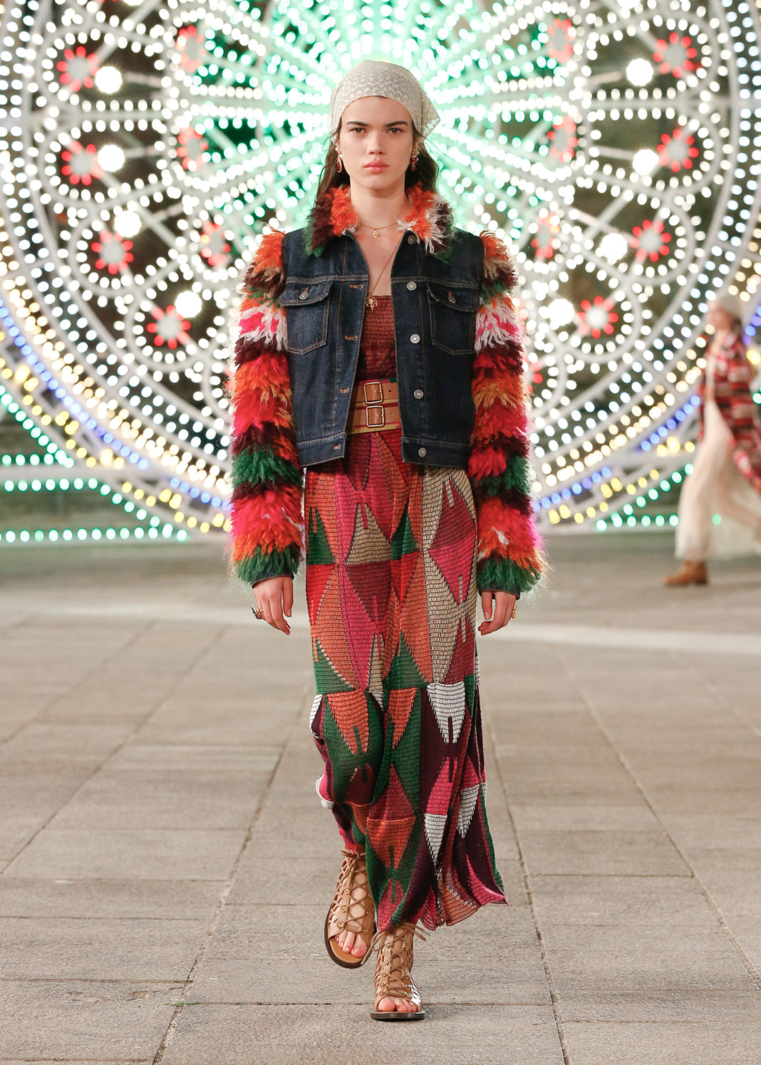 Dior Cruise 2021: tutti i look della sfilata a Lecce | Fashionpress.it