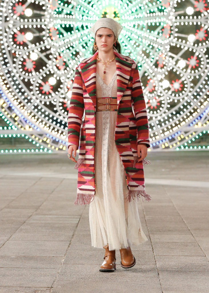 Dior Cruise 2021: tutti i look della sfilata a Lecce | Fashionpress.it