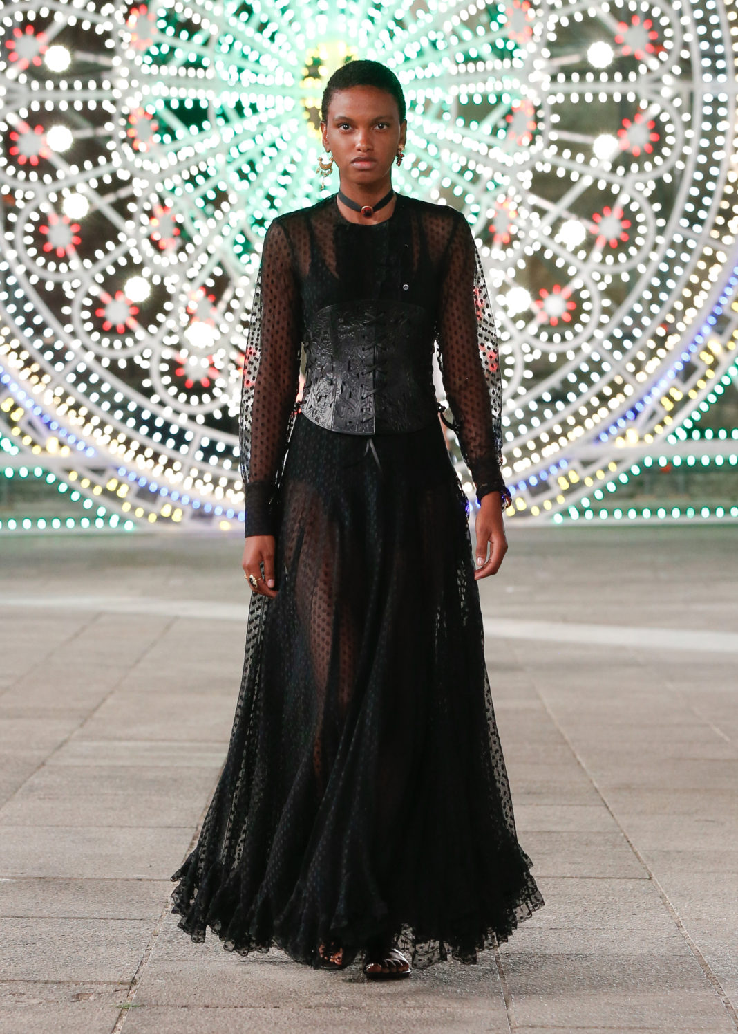 Dior Cruise 2021: tutti i look della sfilata a Lecce | Fashionpress.it
